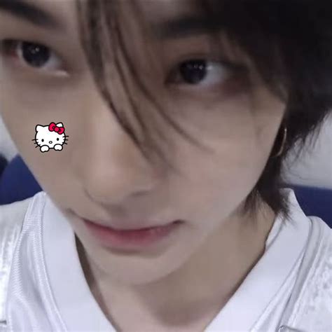 Hyunjin 🎀 Homem De Cabelo Vermelho Diário De Fotos Fotos Engraçadas