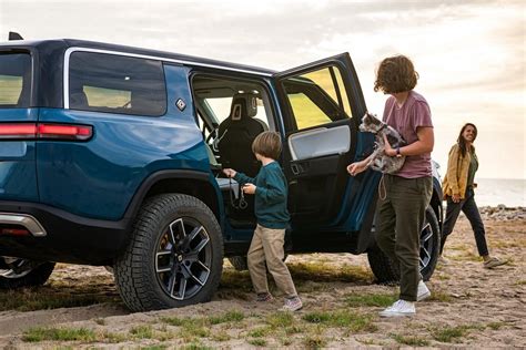 This Is How Much A Fully Loaded Rivian R1s Suv Will Cost