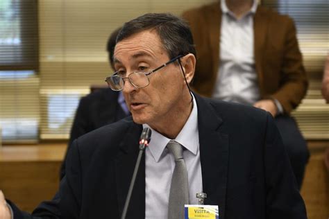 Isapres amenazan con el término del sistema privado en septiembre si se