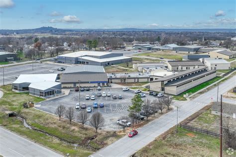 Glenpool High School In Glenpool Ok