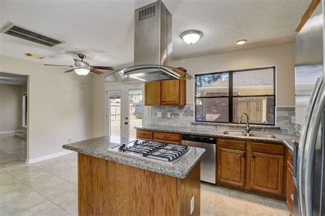 122 Hidden Lake Dr League City Tx 77573 Showingtime Listing Media