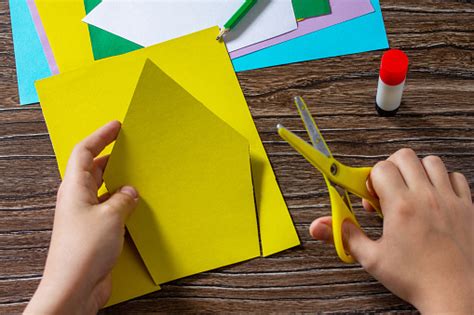 명령 단계 3 새와 봄 엽서 새집 Handmade 어린이의 창의력 수공예품 어린이를위한 공예의 프로젝트 개념에 대한 스톡 사진 및 기타 이미지 Istock