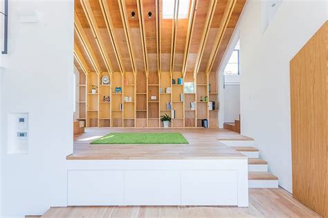 Triangle Layer House By Maruta Architects Homeadore