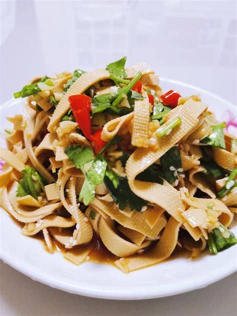 【凉拌千张（豆皮）图片】汉娜911下厨房