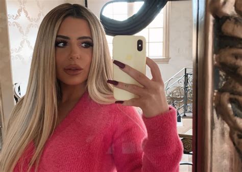 Brielle Biermann Puts Her Curves On Full Display In New Salty K