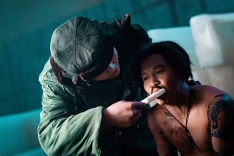 《四平警事之尖峰时刻》上映，二龙湖浩哥对战大嫂徐冬冬，爆笑国庆 搜狐大视野 搜狐新闻