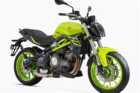 Benelli lança a 302S uma naked bicilíndrica de 300cc porte de