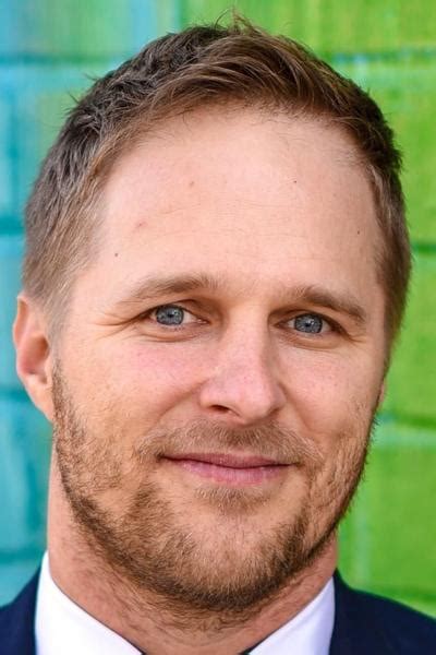 Maclain Nelson About Entertainment Ie