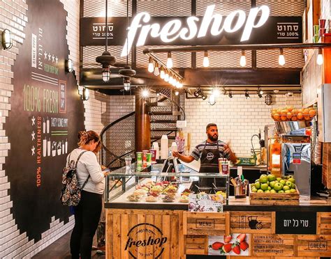 Inspiring 21 Amazing Modern Juice Bar Designed