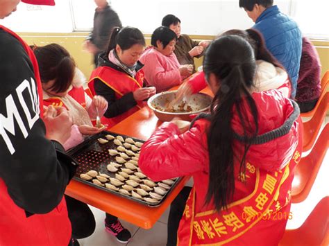 三月学雷锋志愿者在行动一 许昌电气职业学院