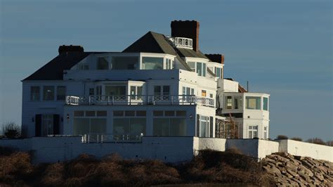 Human Remains Found Near Taylor Swifts Home In Rhode Island