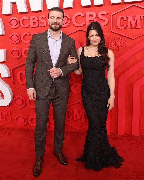 Taylor Swift Sings Naked In Purple Pool In ‘lavender Haze Video — Watch