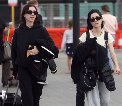 Lisa Origliasso And Jessica Origliasso The Veronicas Arrive In Perth