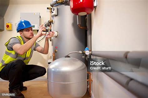 태양열 전력 엔지니어 전기로에 대한 스톡 사진 및 기타 이미지 전기로 보일러 설치 Istock