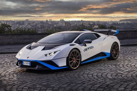 Lamborghini Shifts 10000 Cars For First Time Ever Pistonheads Uk