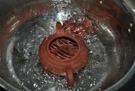 紫砂壶错误的养壶方法 如何正确养壶 宜兴壶人