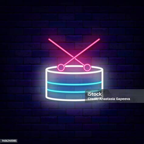 드럼과 드럼 스틱 네온 사인 드럼 학교 엠블럼 단단한 바위 품목 악기 벡터 스톡 일러스트레이션 Dj에 대한 스톡 벡터 아트 및 기타 이미지 Istock