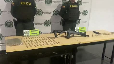 En Un Bolso Abandonado Por Dos Hombres En Medellín Autoridades