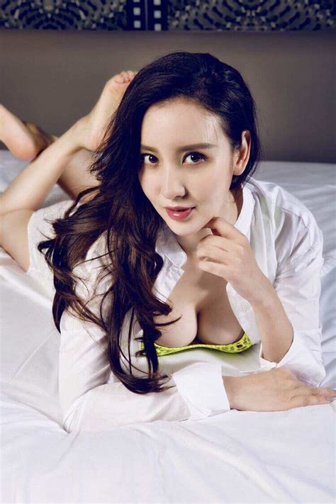 Meng Zhangs Feet