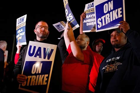 Trabajadores De GM Ford Y Stellantis En Huelga En Estados Unidos Doral Voice