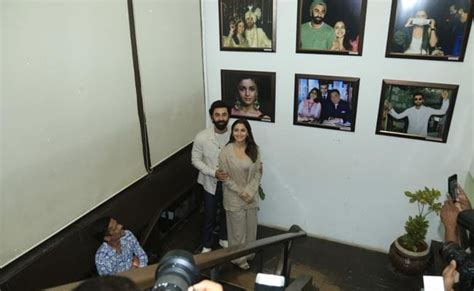 Pics Alia Bhatt Ranbir Kapoor At An Event Pose Inside A Room Filled