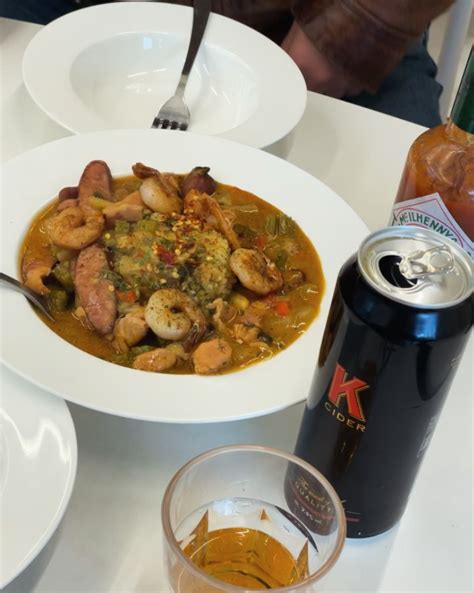 𝙲𝚑𝚊𝚗 𝙷 삼각지에서 서로 애틋한 Zo와 Popo 무쉬🍄 Barmusch 그리고 무쉬무쉬한 삼각맨‘숀