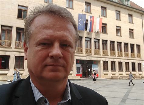 Dopravný Analytik Hlavný Architekt Bratislavy Zaspal Dobu Jeho Chybou