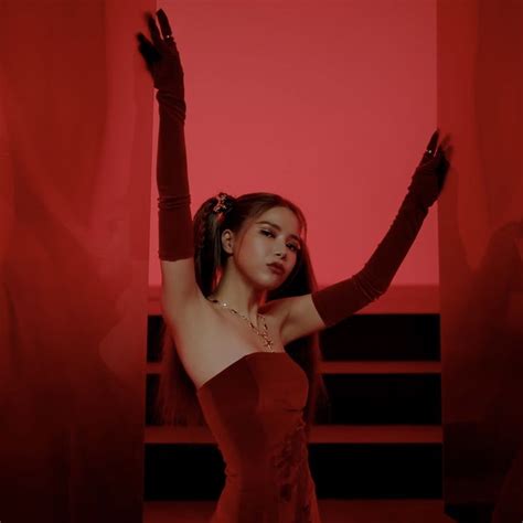 Solar 솔라 Mamamoo ‘honey 꿀 Icon