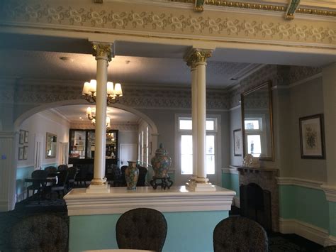Columns Lamp Post Bar Structures