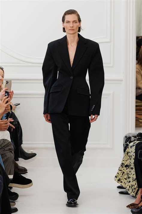 Givenchy Fall 2025 Ready To Wear Runway Fashion Show And Collection Review Photos