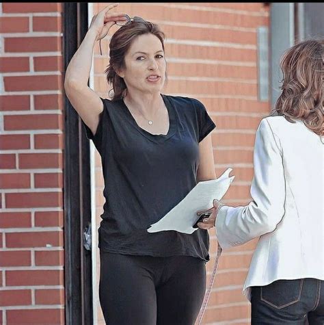 Pin By Mariska Hargitay Hermann On Mariska Hargitay Fashion Women Beautiful Actresses