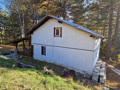 Напълно обзаведена вила за продажба в местност Катарино край град