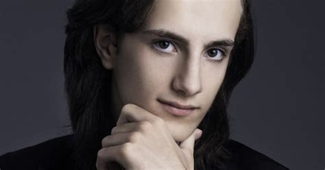 Yoav Levanon Pianist