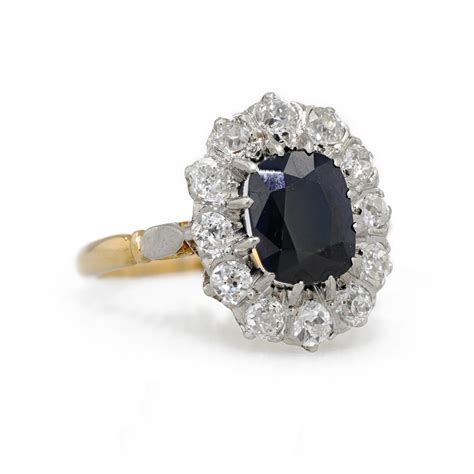 Bague saphir entourage diamants L Or Déco