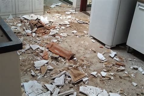 Redemoinho destrói telhado e assusta família em Anápolis Mais Goiás