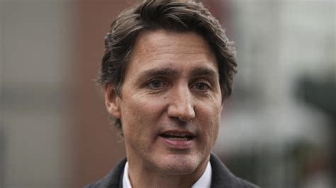 Canadas Trudeau Reshuffles Cabinet Ahead Of Legislative Elections