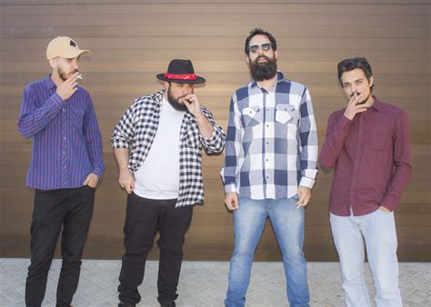 Posicionamento Crítico E Bom Humor Guiam O Ep De Estreia Da Banda Fritãs