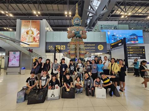 🇹🇭🇯🇵ในเช้าวันที่ 23 สิงหาคม 2567 นางสาวกัญญา จำปาพันธ์ ผู้อำนวยการโรงเรียนอนุราชประสิทธิ์ นางสุ