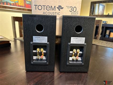 Totem Acoustic SKYLIGHT BookShelf Monitors Mint Photo 4907676