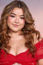 Elizabeth Yu Avatar The Last Airbender World Premiere In La Celebmafia