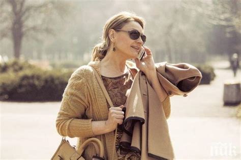 САМО В ПИК И РЕТРО Ани Салич с нов мъж ПАПАРАШКИ СНИМКИ Информационна агенция ПИК