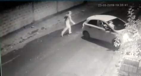 VÍDEO PM reage e atira contra criminosos após tentativa de assalto em São Francisco