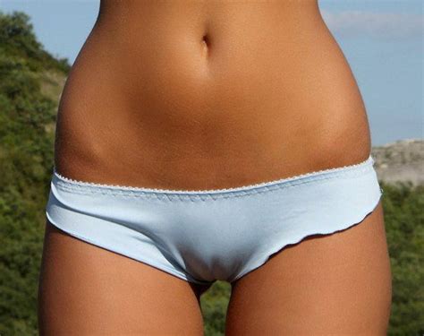 Teen With Amazing Stomach Showing Us Her Cameltoe Lambstew