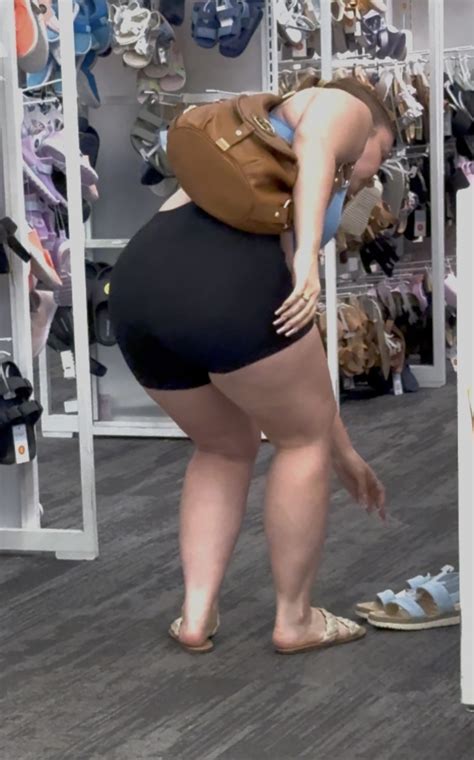 Pawg In Nike Pros And Tank Short Shorts And Volleyball Forum