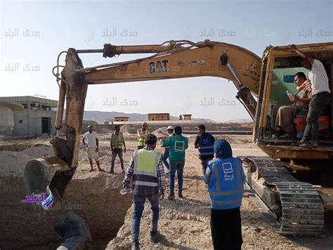 ضمن مبادرة سقيا حياة كريمة توزع مياه معدنية على المواطنين بدشنا