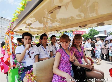 实拍 令人惊艳消魂的双胞胎美眉 图