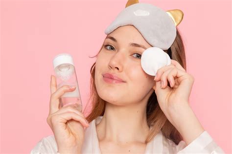 Cara Memakai Toner Ditepuk Atau Diusap Begini Tekniknya Masing Masing