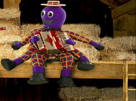 Image Henryplayingaccordion Wigglepedia Fandom Powered By Wikia