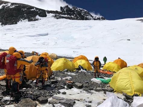 World Tallest Peak Mount Everest Is Turning Into A Garbage Dump Thanks
