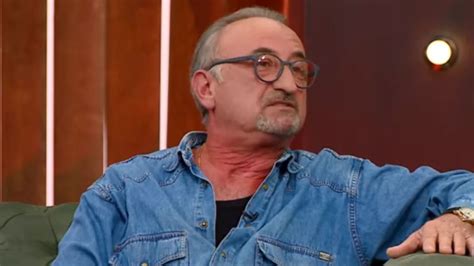 მესამე ცოლით შუა ზღვაში